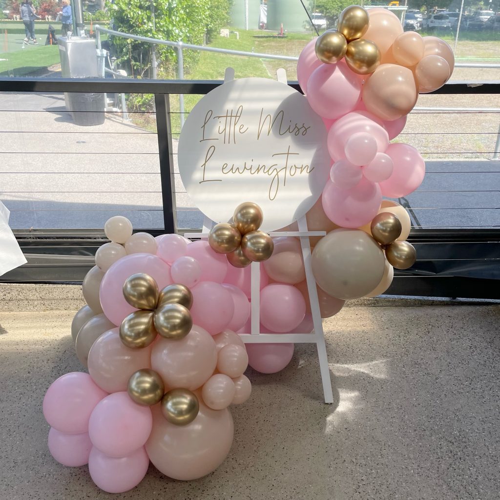 Welcome Sign with Garland Package - Peachy Keen Events